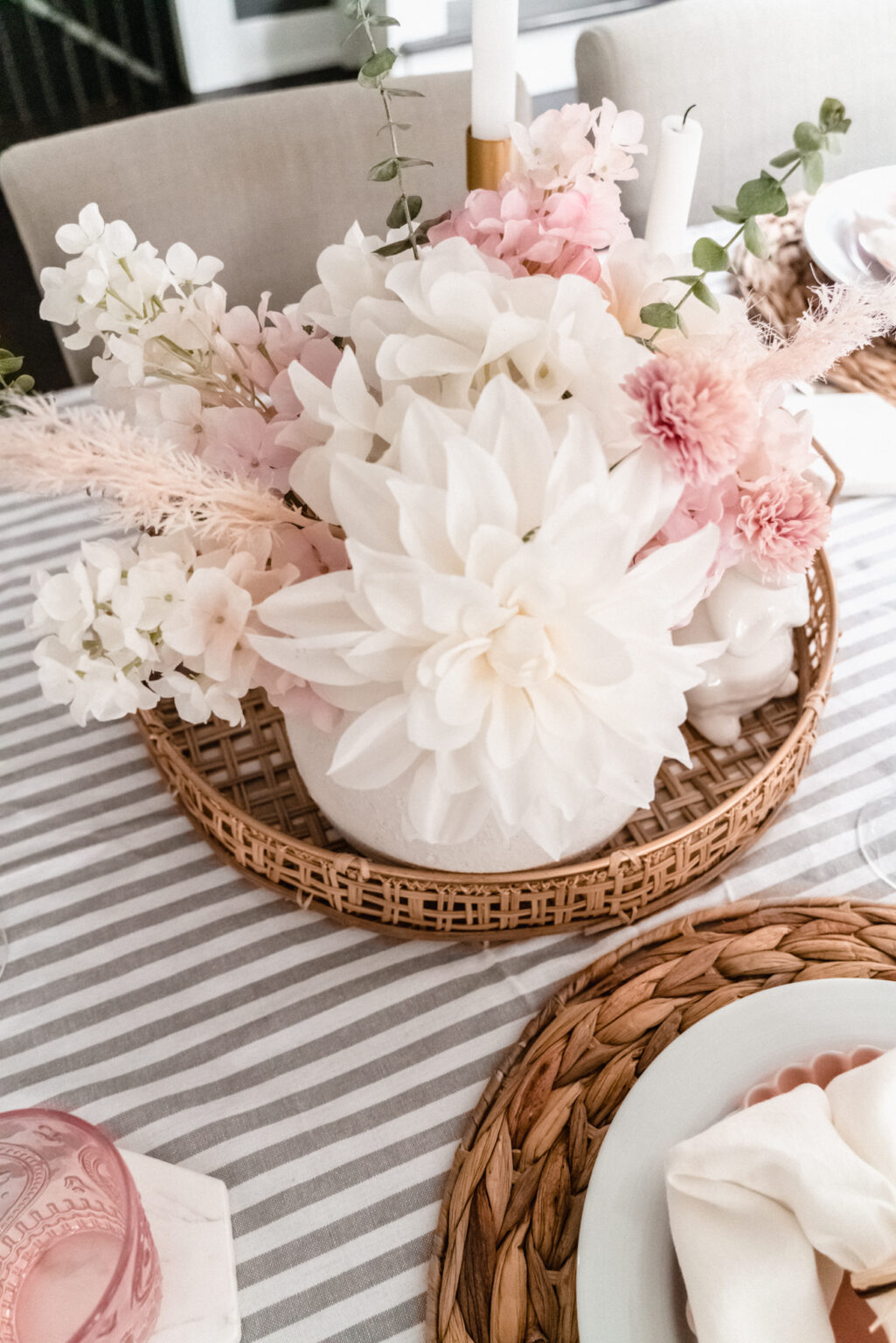 Simple Neutral Easter Tablescape - The Windy City Dinner Fairy