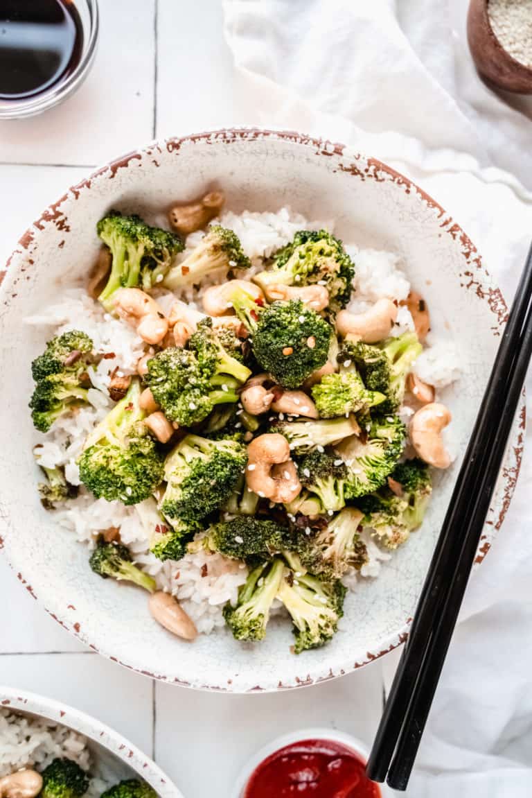 Easy 20-minute Broccoli Cashew Stir-Fry Recipe - The Windy City Dinner ...