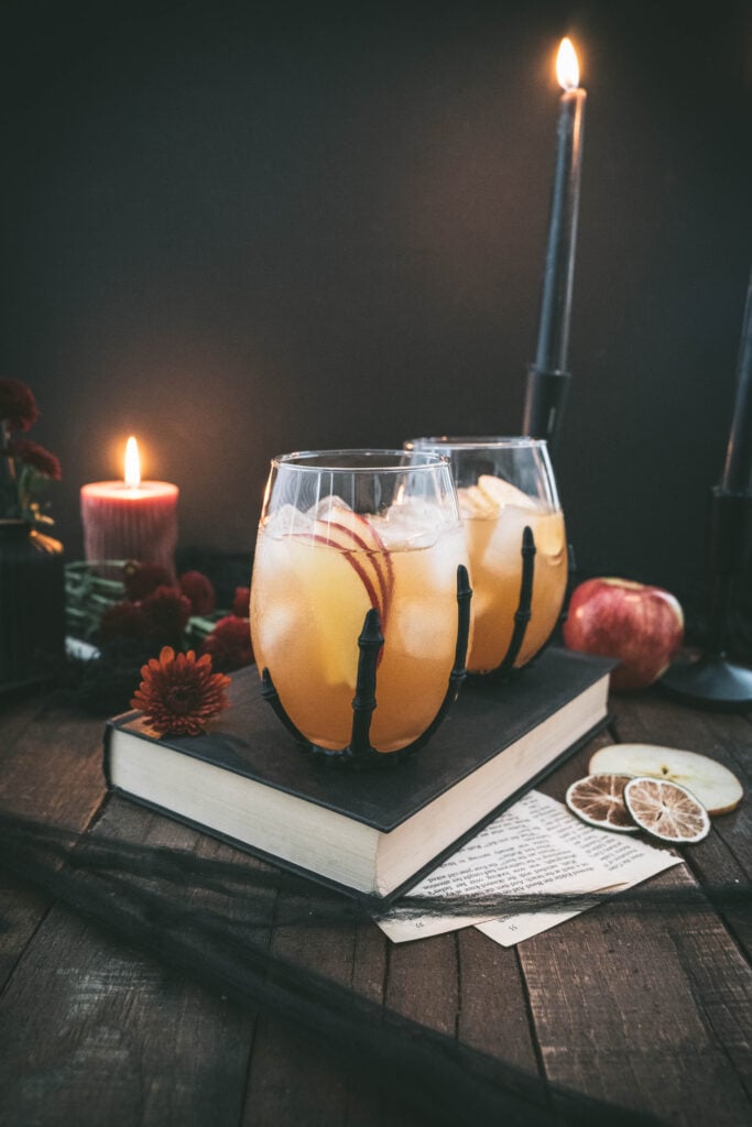 Cursed Cauldron Cocktail - The Windy City Dinner Fairy